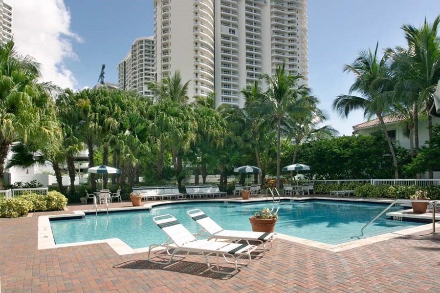 Golden Pointe Aventura - Homes for sale and rent